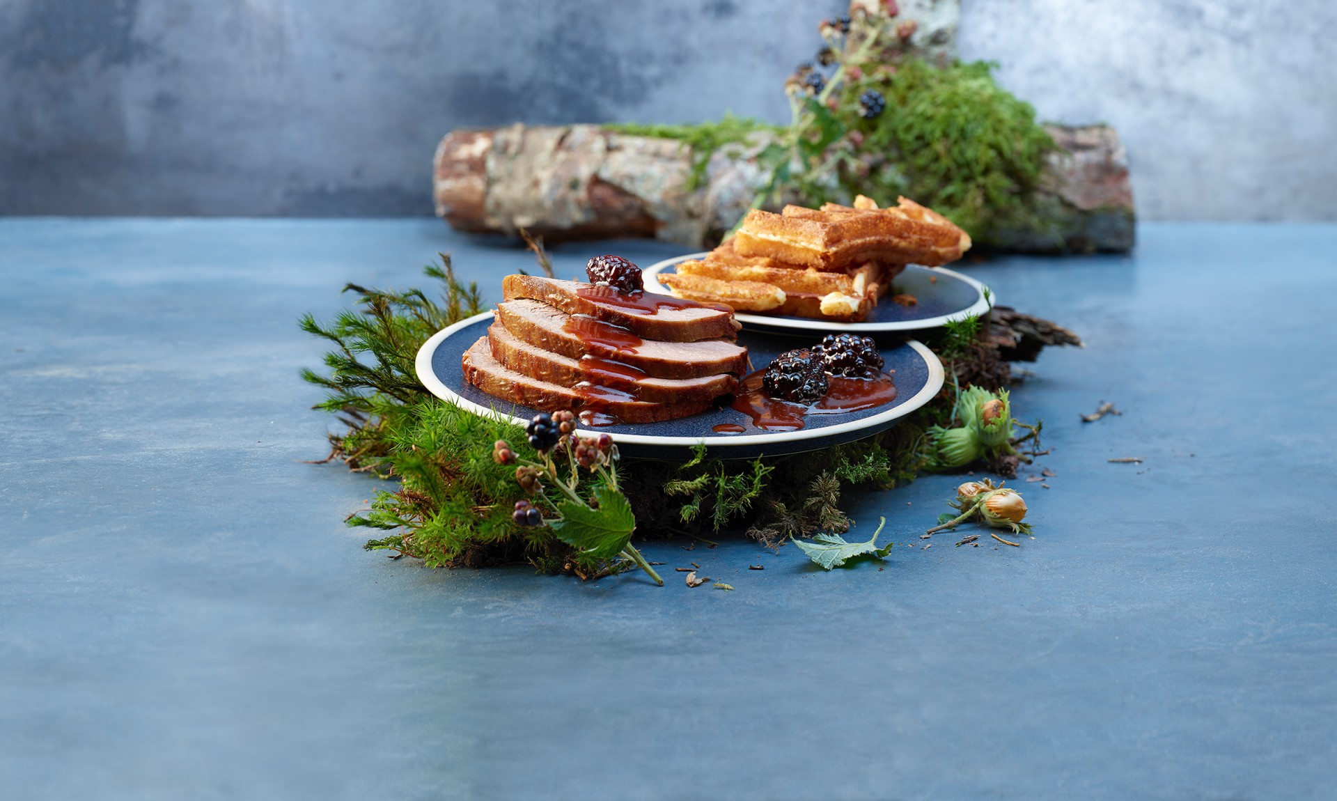 Rôti de bœuf braisé au jus de sureau et mûres - DelGenio.ch